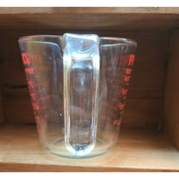 Kitchen | Vintage Pyrex 2 Cup Glass Measuring Cup 516 Red Lettering ...